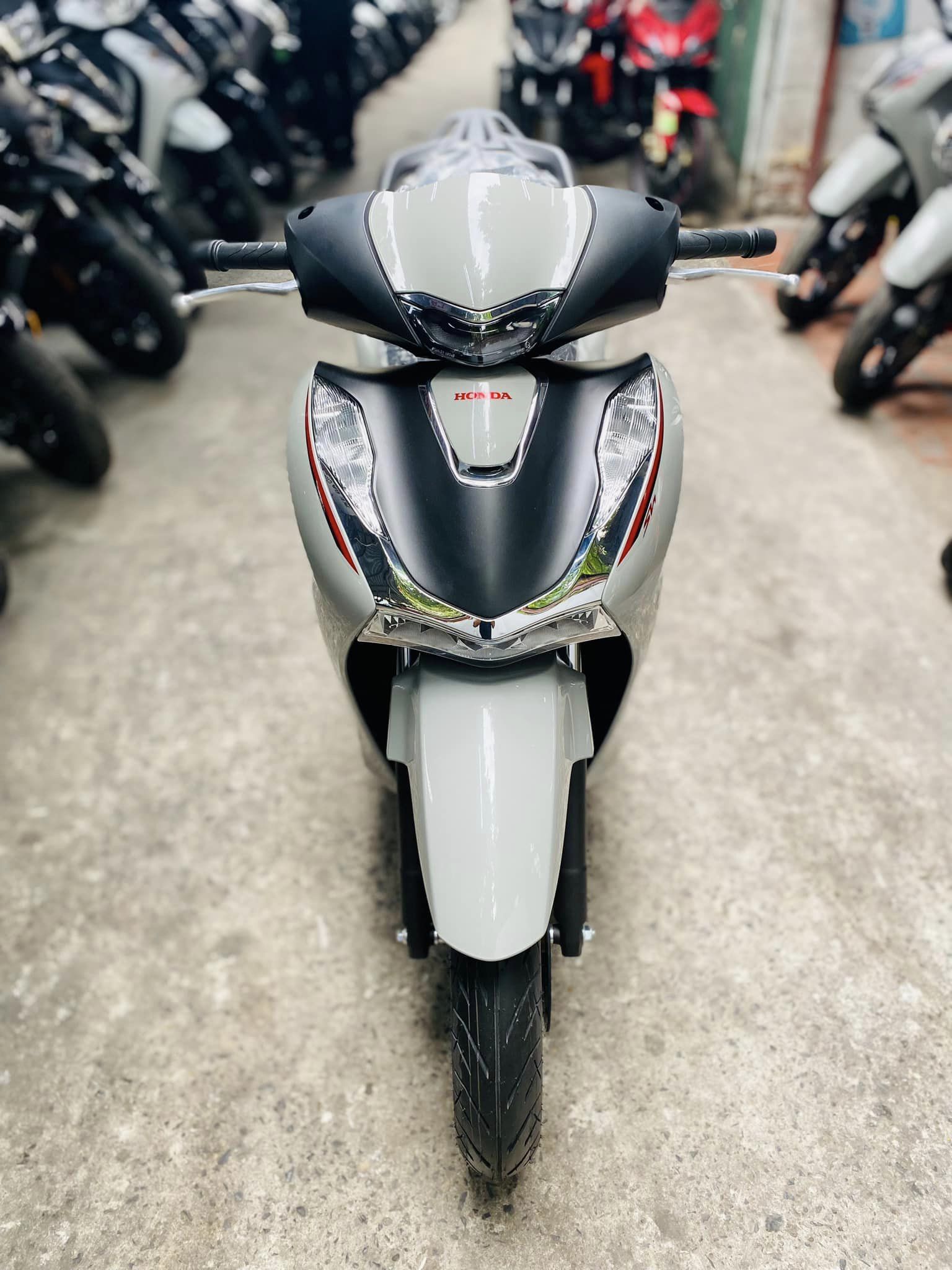 Giá xe Honda SH 160i 2025, phiên bản, màu, thông số (T8/2025)