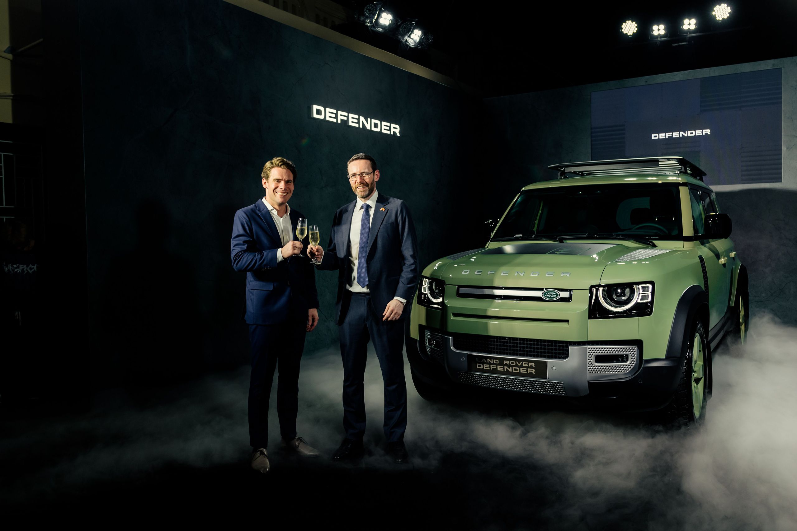 Land Rover Defender 75th Limited Edition chính thức ra mắt tại Việt Nam