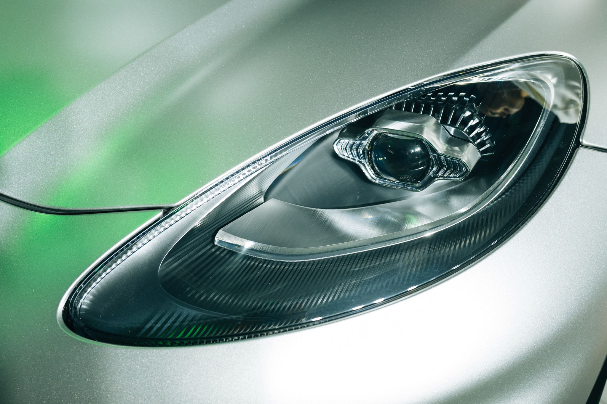 Aston Martin DBX707 giá cao nhất gần 25 tỷ đồng tại Việt Nam