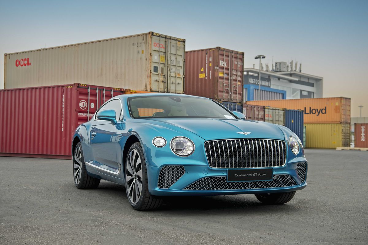 Cận cảnh Bentley Continental GT Azure V8 Topaz Blue đầu tiên tại Việt Nam