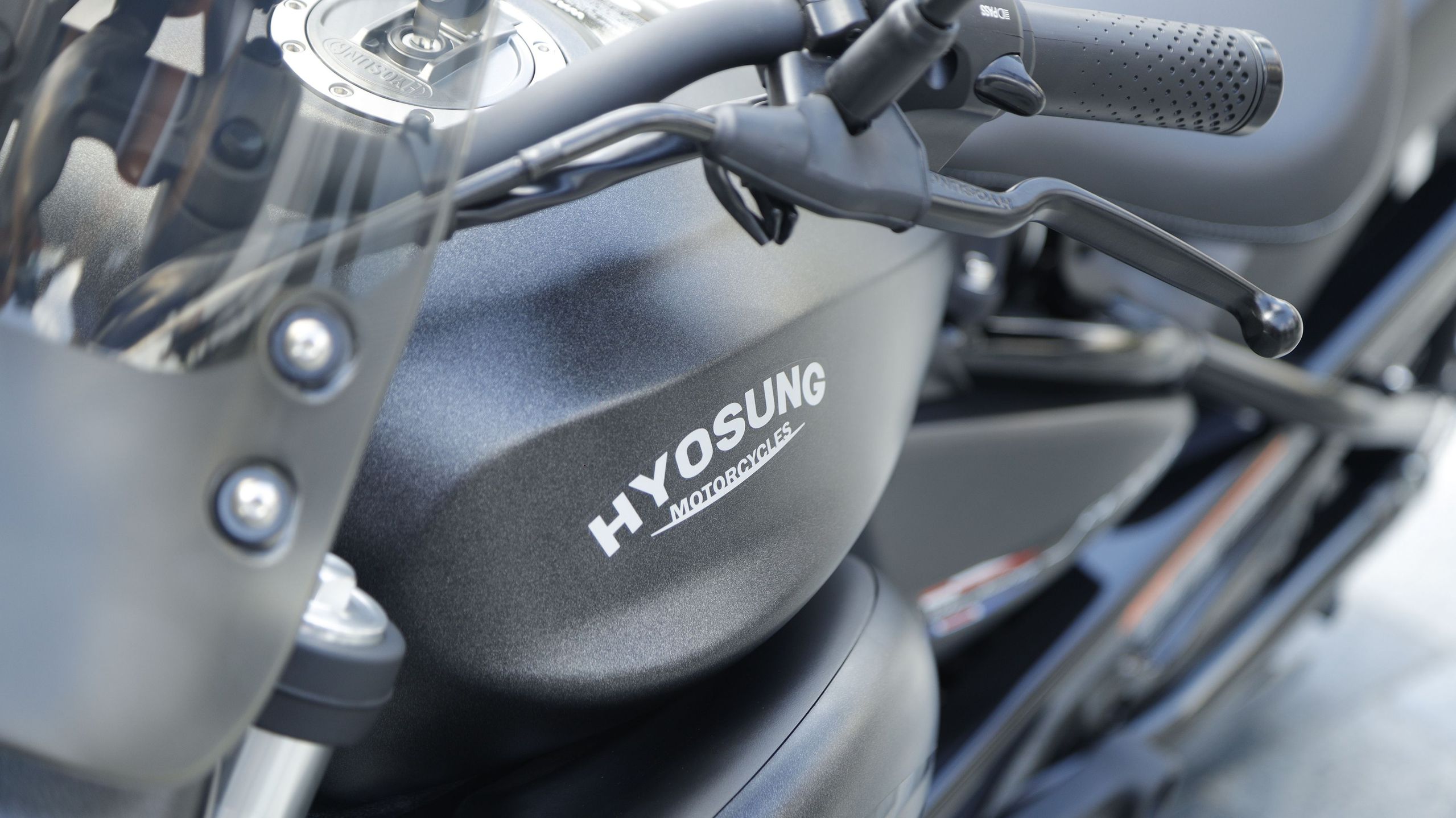 Hyosung GV300R 2023 mẫu xe bobber có giá 148 triệu đồng tại Việt Nam