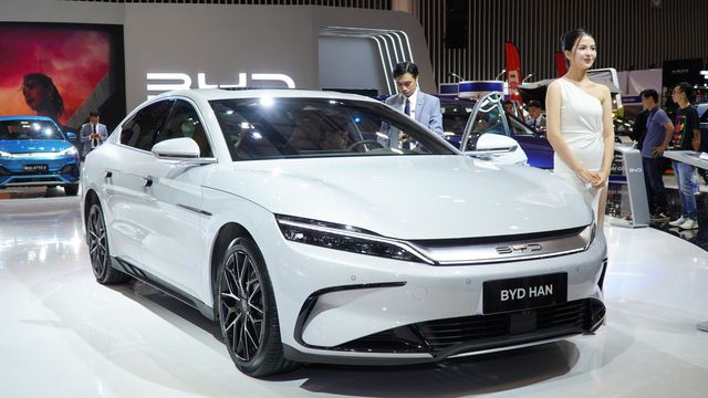 Đánh giá BMW i8 - Công nghệ đỉnh cao nhưng chưa đủ thể thao