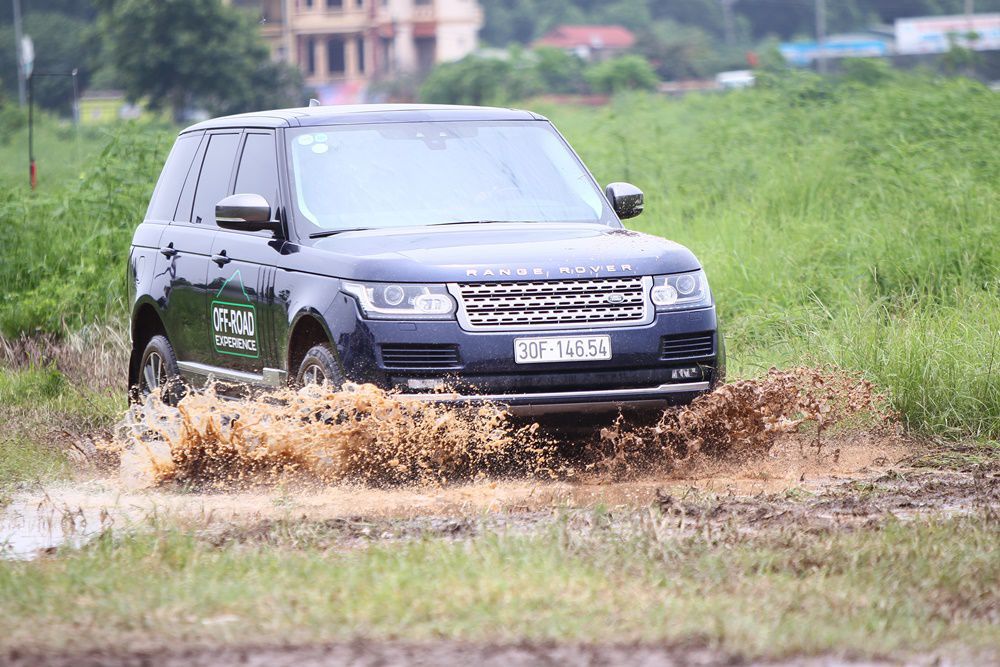 Trải nghiệm off-road đích thực cùng Land Rover tại Hà Nội