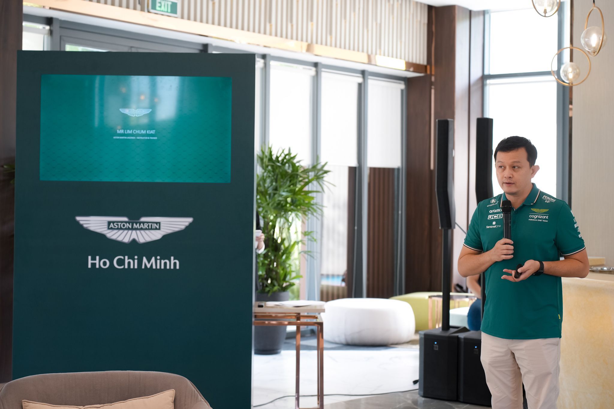 Aston Martin Ho Chi Minh lần đầu tổ chức sự kiện lái thử siêu SUV tại ...