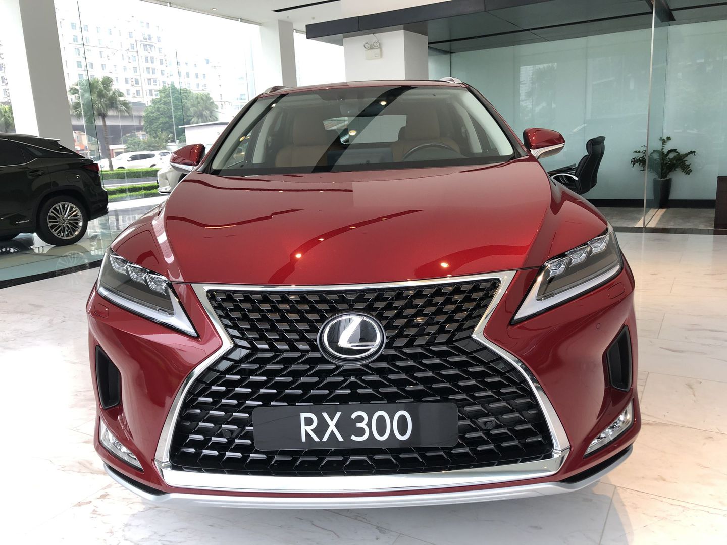 Lexus RX 300 2025: Giá lăn bánh và khuyến mãi T8/2025