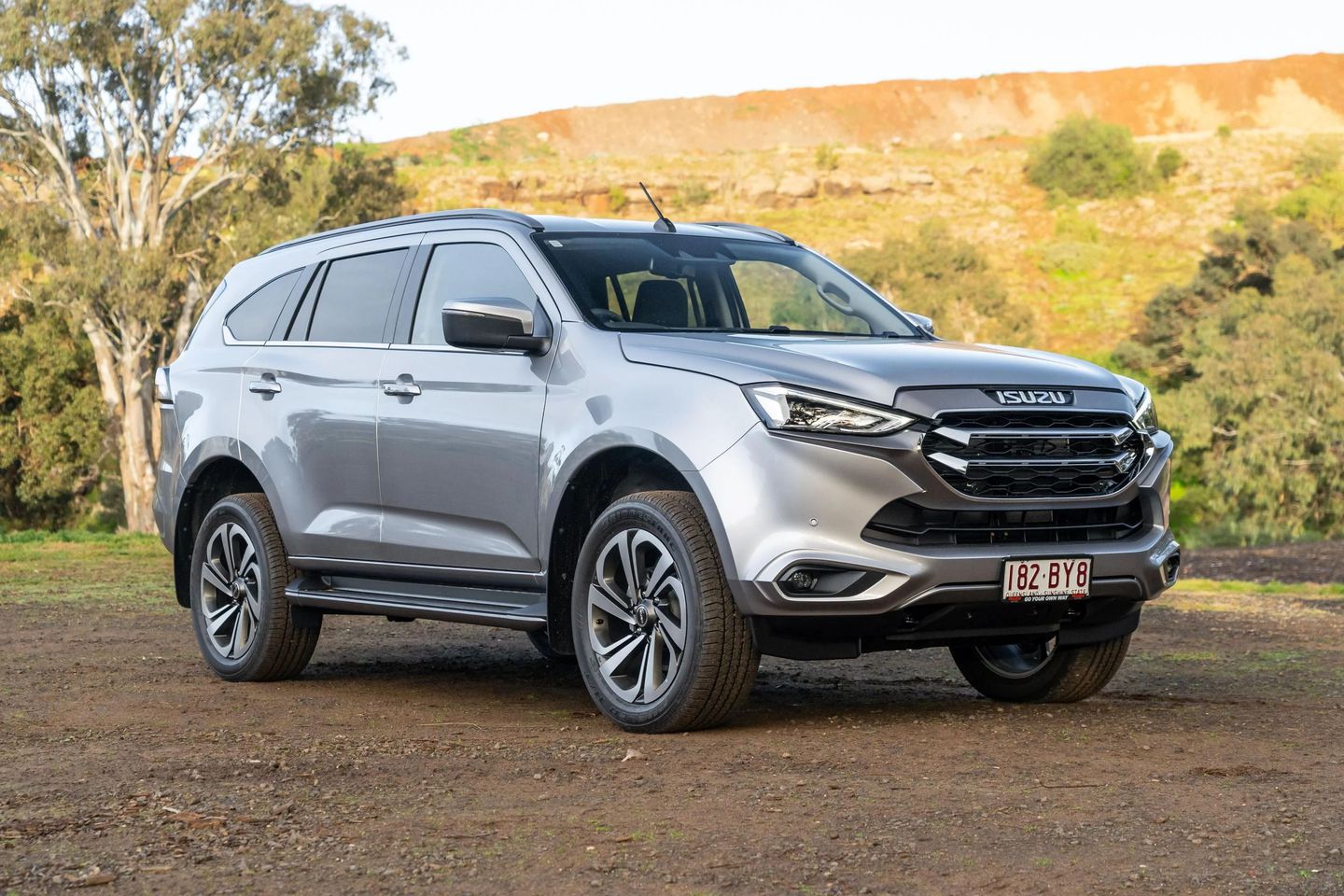 Đánh giá Isuzu MUX 2022: Thiết kế đẹp mắt, an toàn đầy đủ