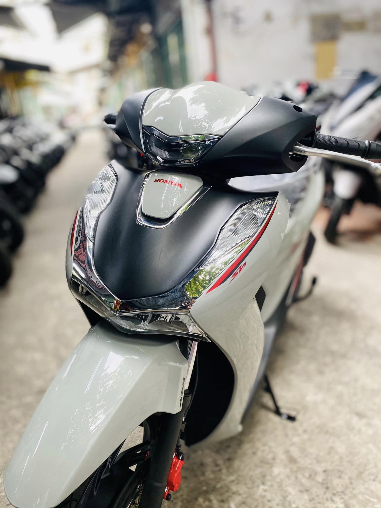 Giá xe Honda SH 160i 2025, phiên bản, màu, thông số (T8/2025)