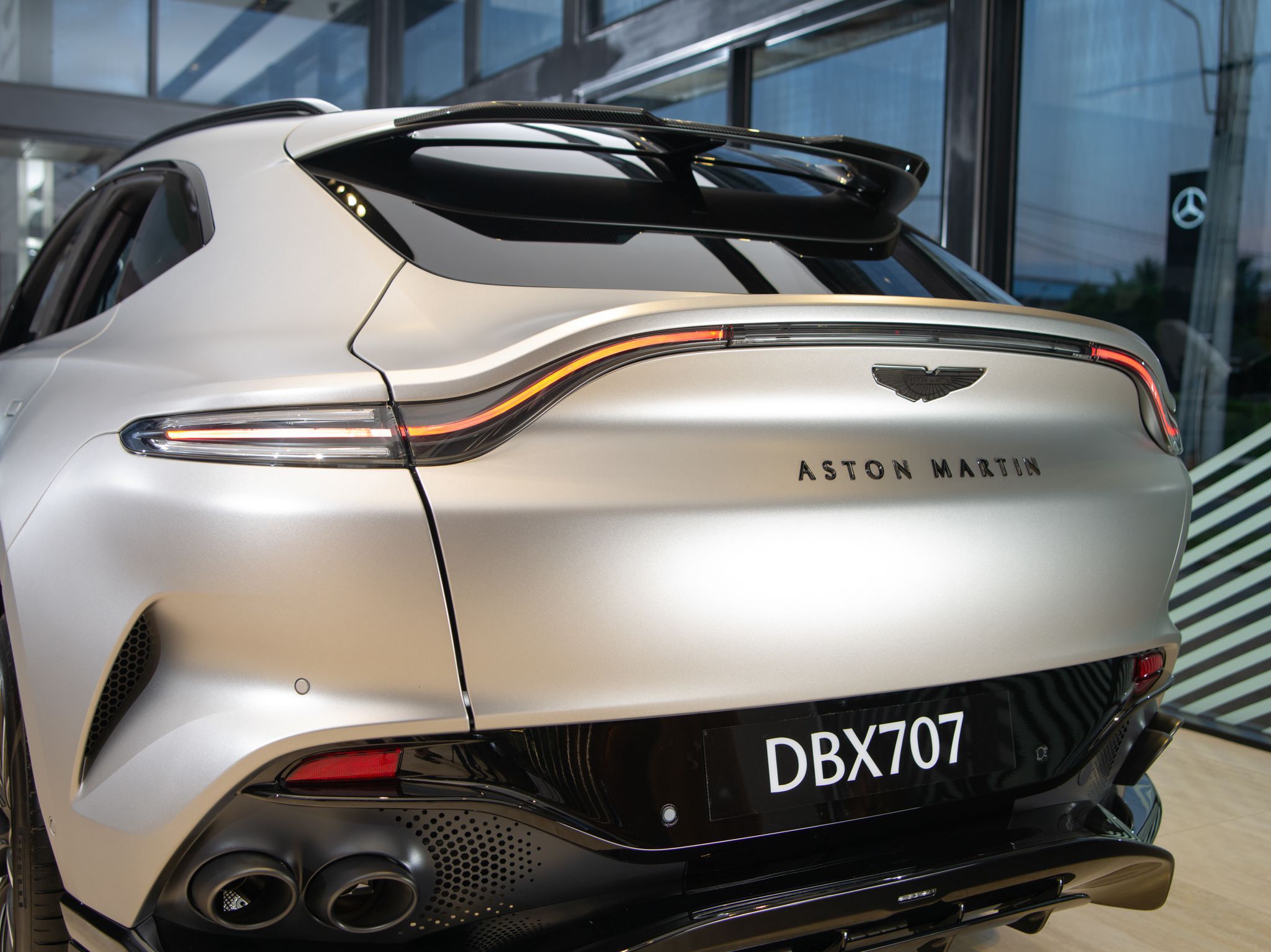 Aston Martin DBX707 giá cao nhất gần 25 tỷ đồng tại Việt Nam