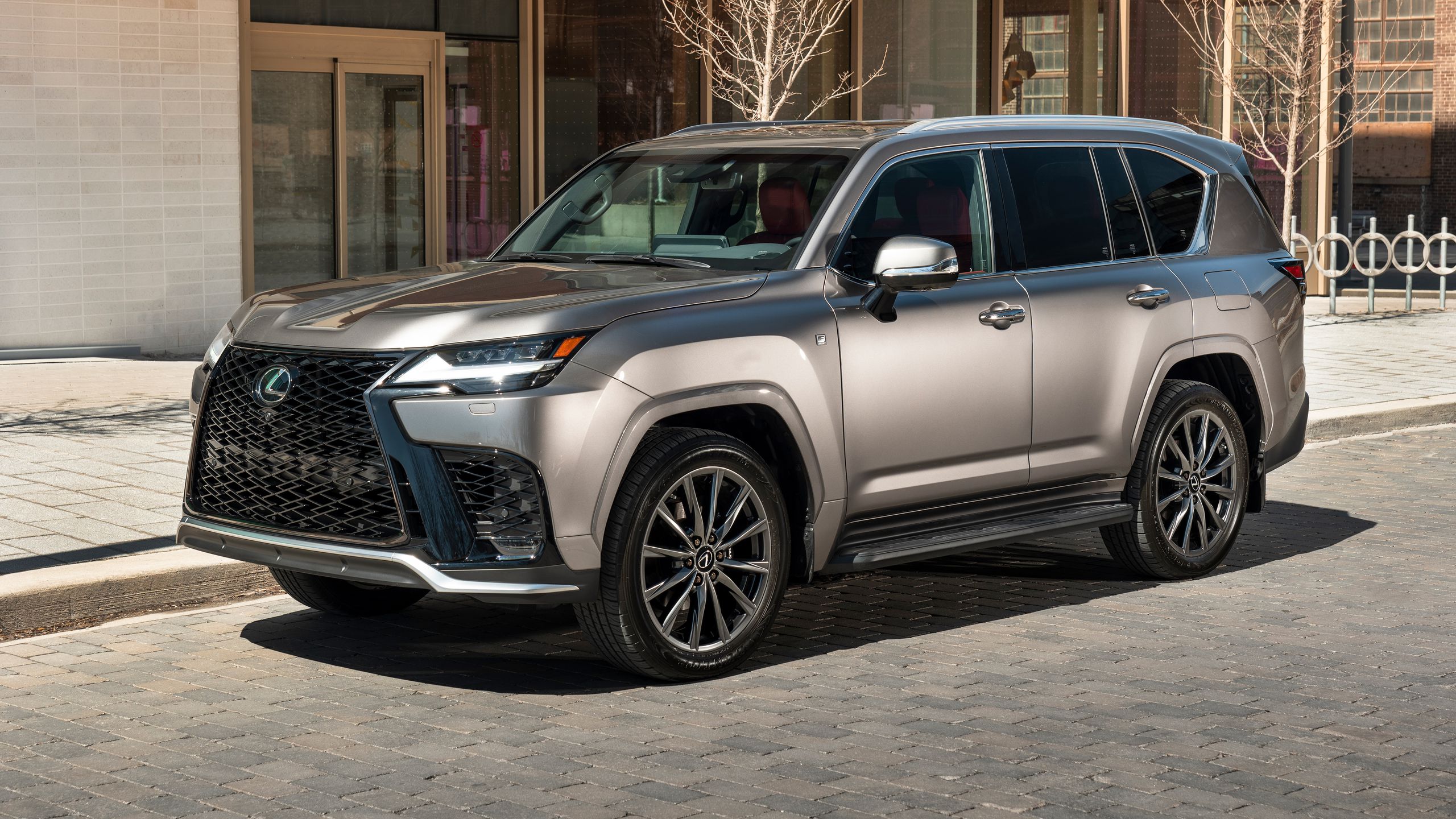 Lexus LX600 F Sport 2025: Giá lăn bánh và khuyến mãi T8/2025