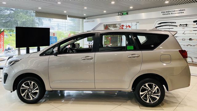Đánh giá Toyota Innova G 2023: Giá xe & KM, nội ngoại thất