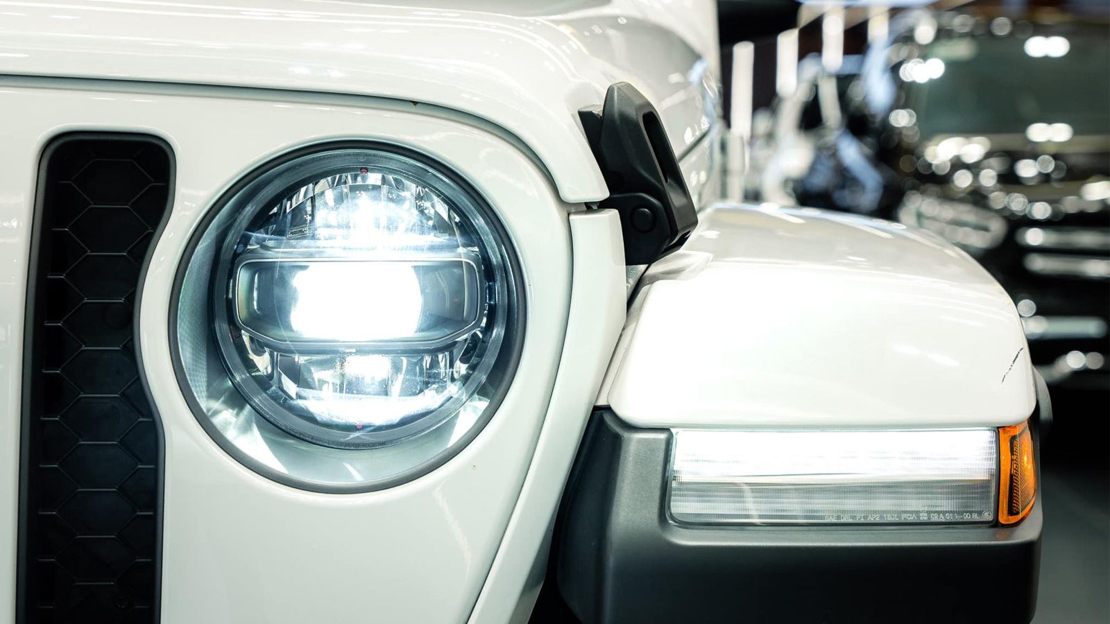 Jeep Wrangler 2025: Giá lăn bánh và khuyến mãi T8/2025
