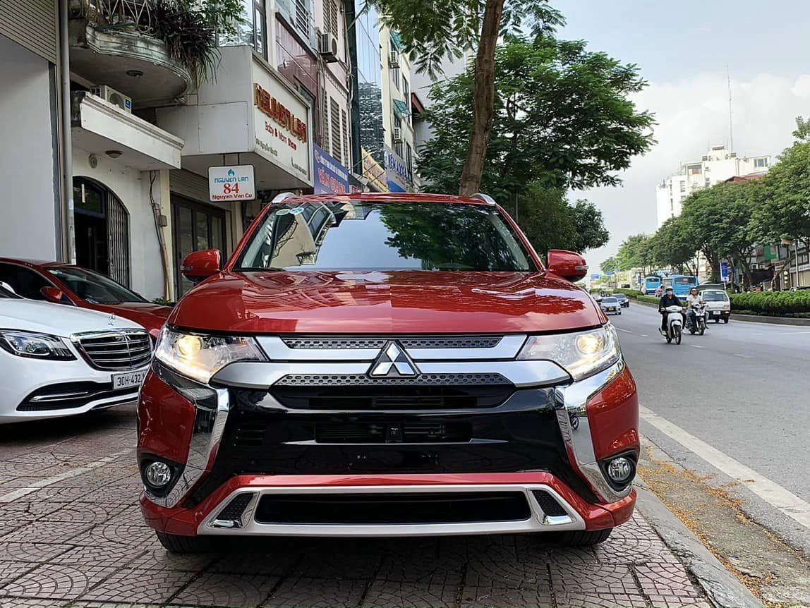 Đánh giá Mitsubishi Outlander 2023 về giá, nội ngoại thất...