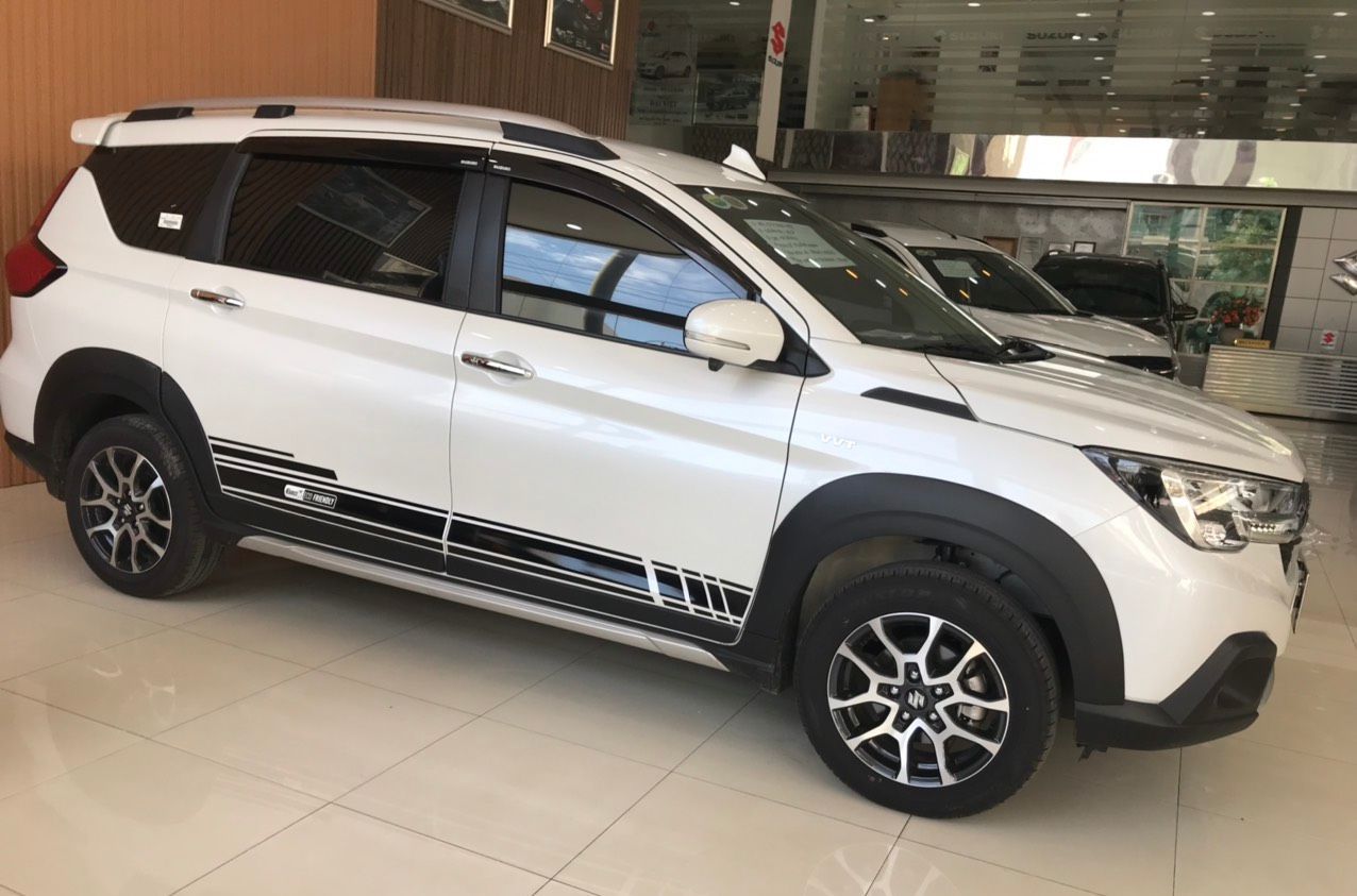 So sánh phiên bản Suzuki XL7 2023 về giá, màu xe, thông số