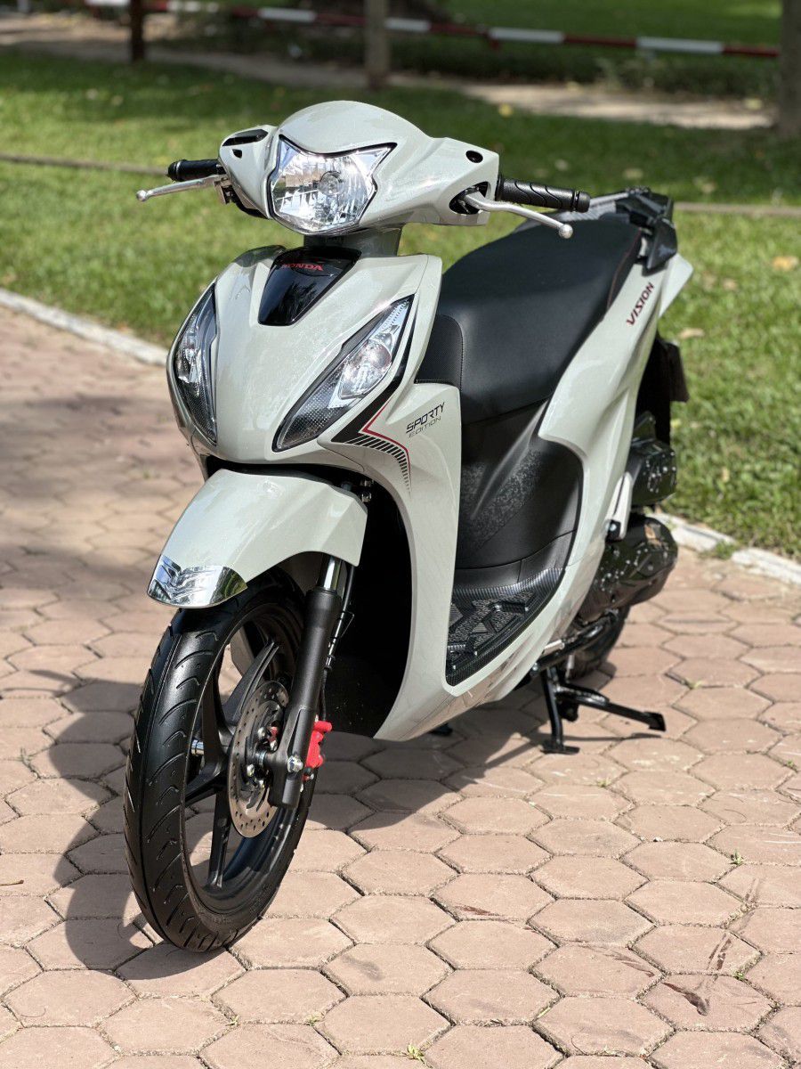 Giá xe Honda Vision 2025, phiên bản, màu, thông số (T8/2025)