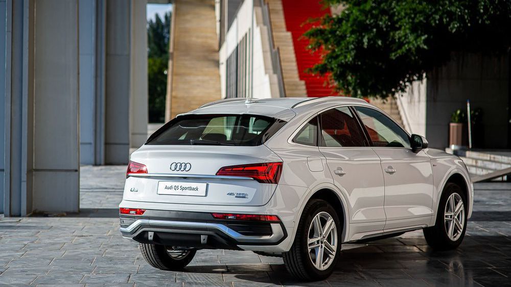 Audi Q5 Sportback 2025: Giá lăn bánh và khuyến mãi T8/2025