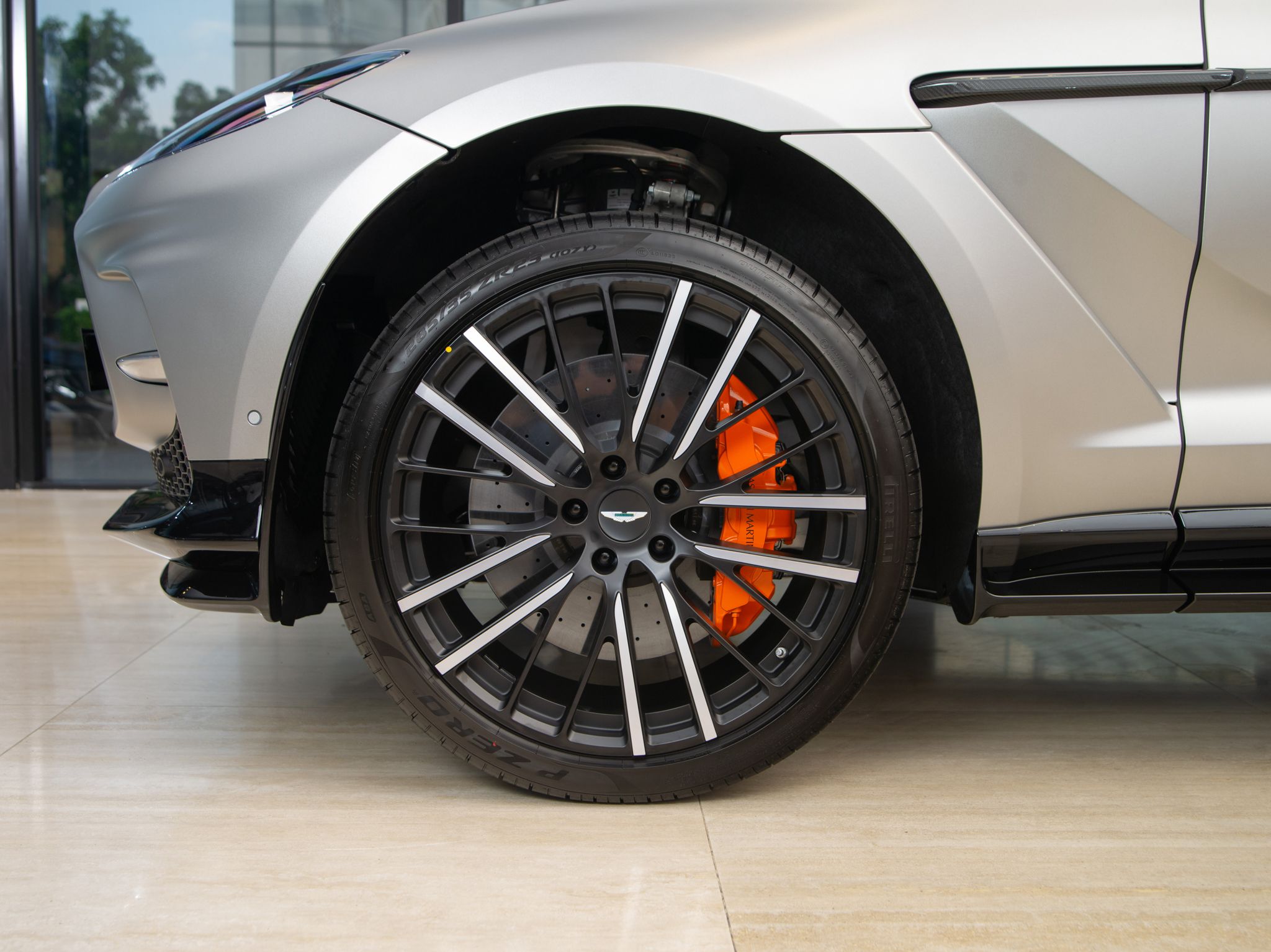 Aston Martin DBX707 giá cao nhất gần 25 tỷ đồng tại Việt Nam