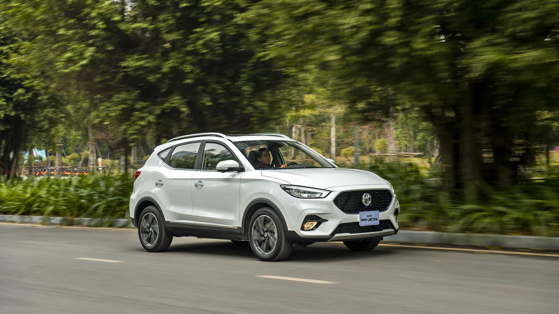 Đánh giá MG ZS 2023: Giá, khuyến mãi, nội ngoại thất, an toàn