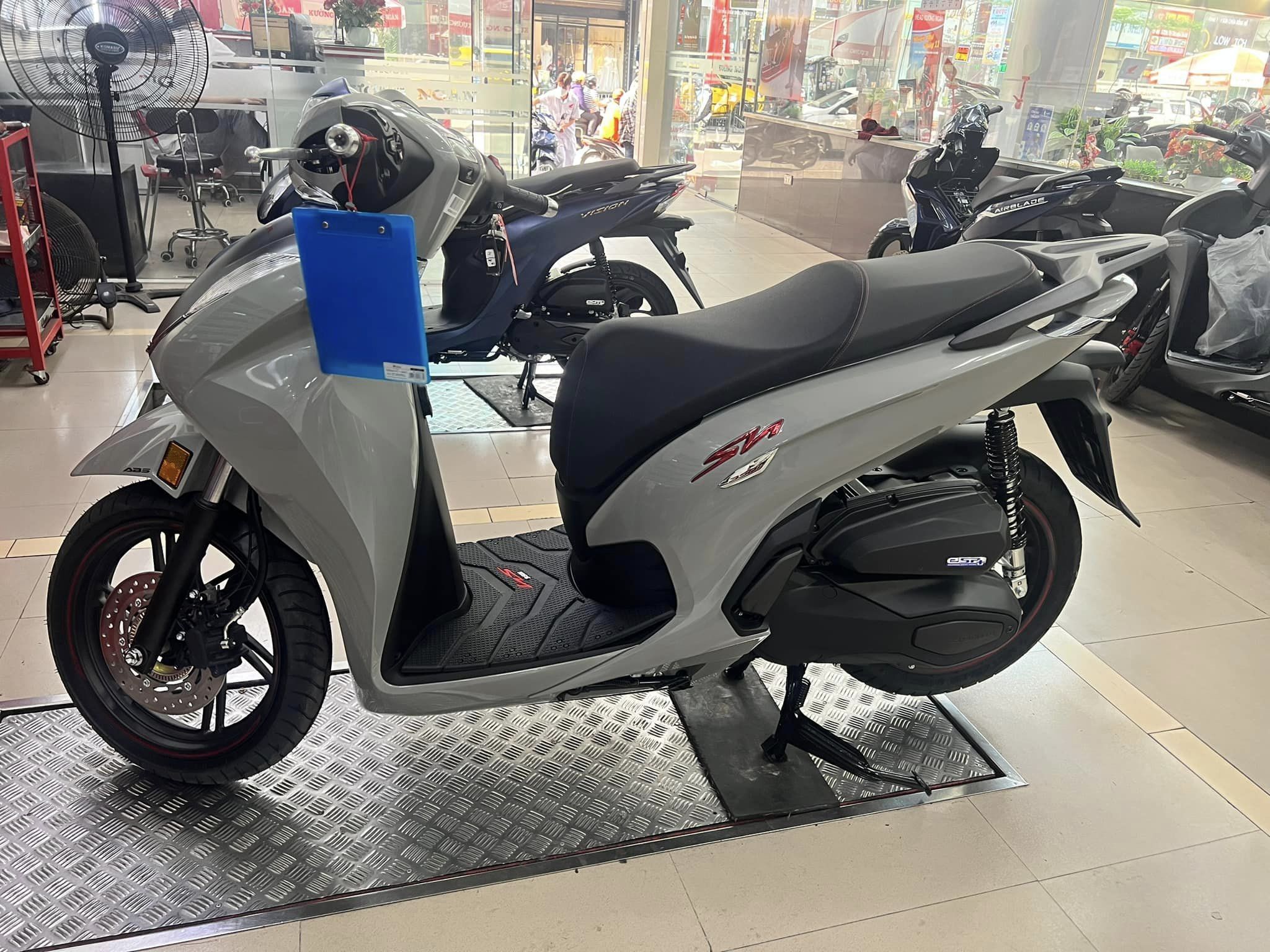 Giá xe Honda SH 350i 2025, phiên bản, màu, thông số (T8/2025)