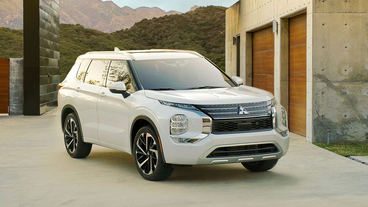 Đánh giá sơ bộ xe Mitsubishi Outlander 2021