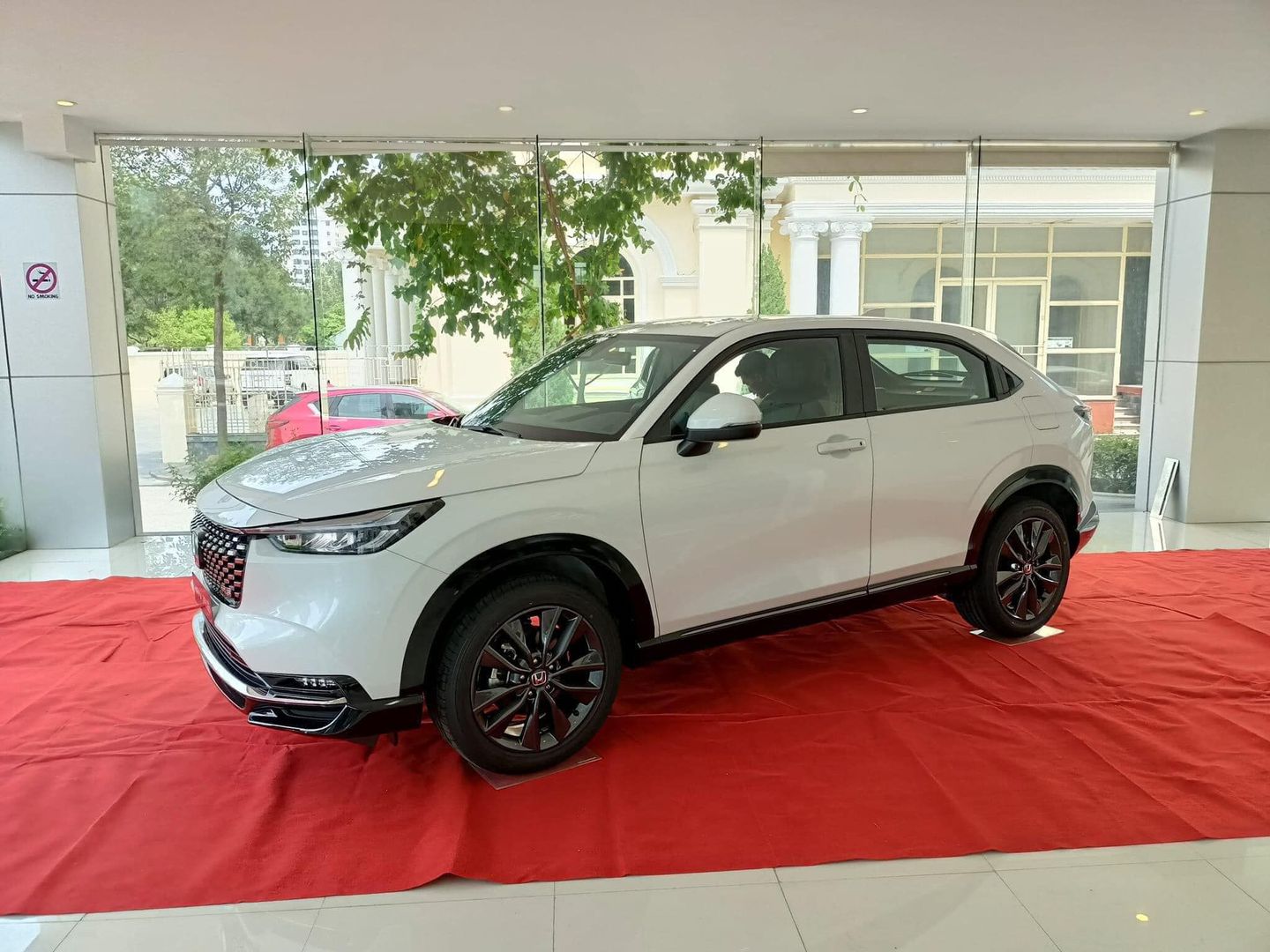 So sánh các phiên bản Honda HR-V 2023: giá, màu xe, thông số