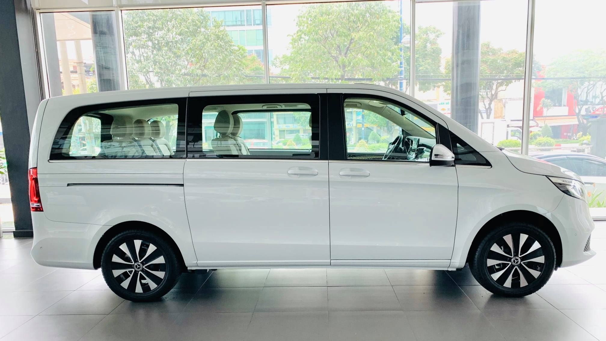 Mercedes V250 Luxury 2025: Giá lăn bánh và KM T8/2025