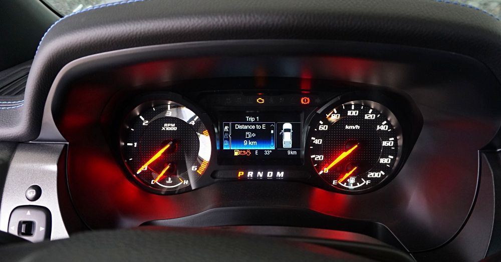 Đánh giá Ford Ranger Raptor 2023: giá & KM, nội ngoại thất..