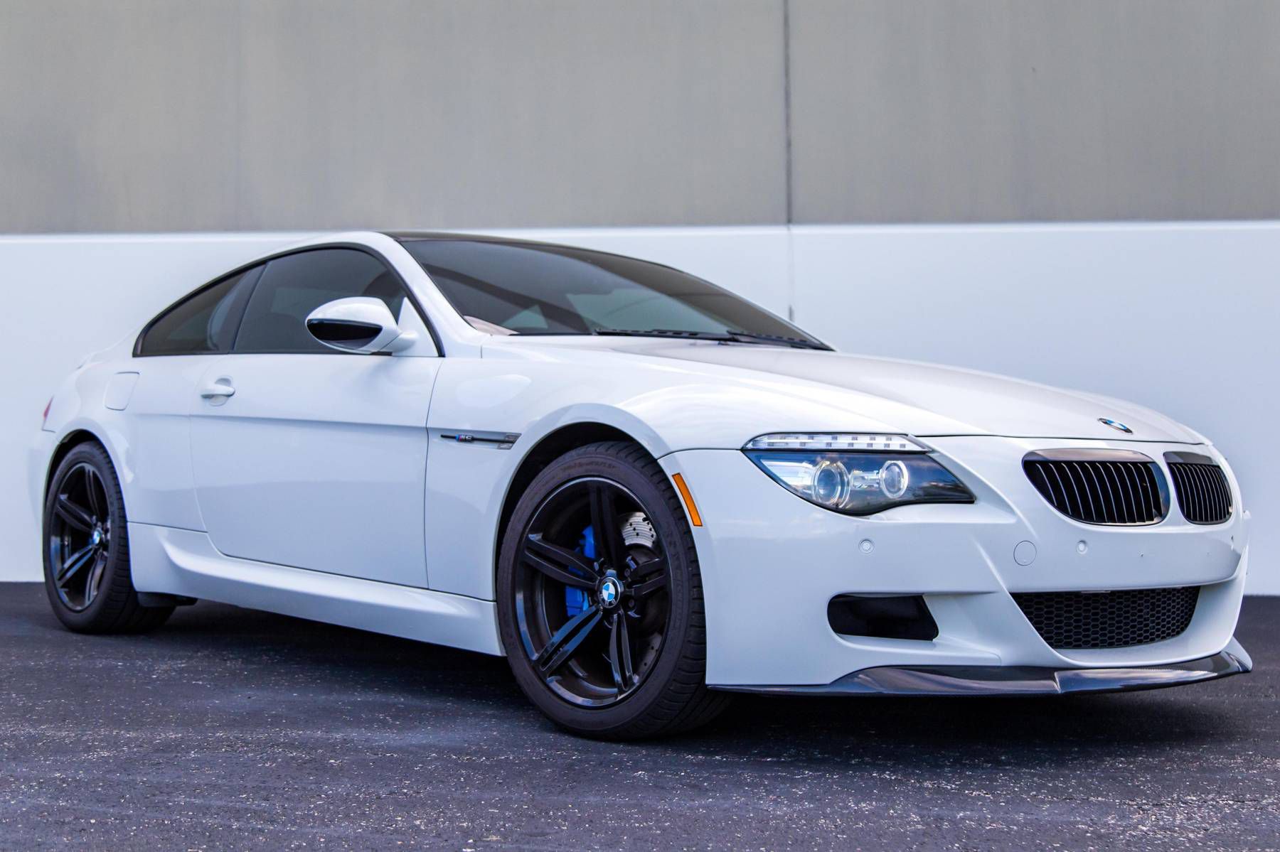 Các đời xe BMW M6: các thế hệ trên thế giới và Việt Nam