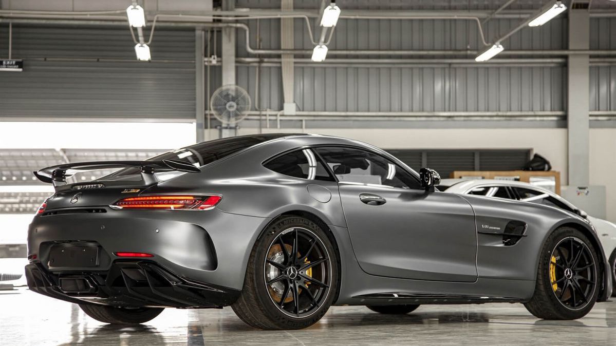 Mercedes GTR AMG 2025: Giá lăn bánh và khuyến mãi T8/2025