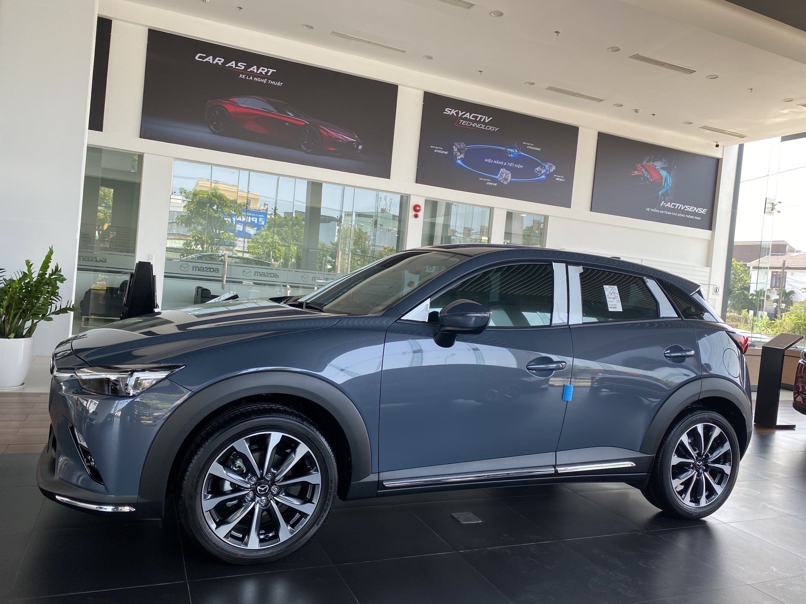 So sánh các phiên bản Mazda CX-3 2023 về giá, thông số