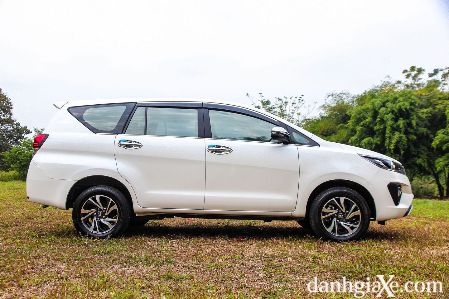 Đánh giá chi tiết xe Toyota Innova G 2021