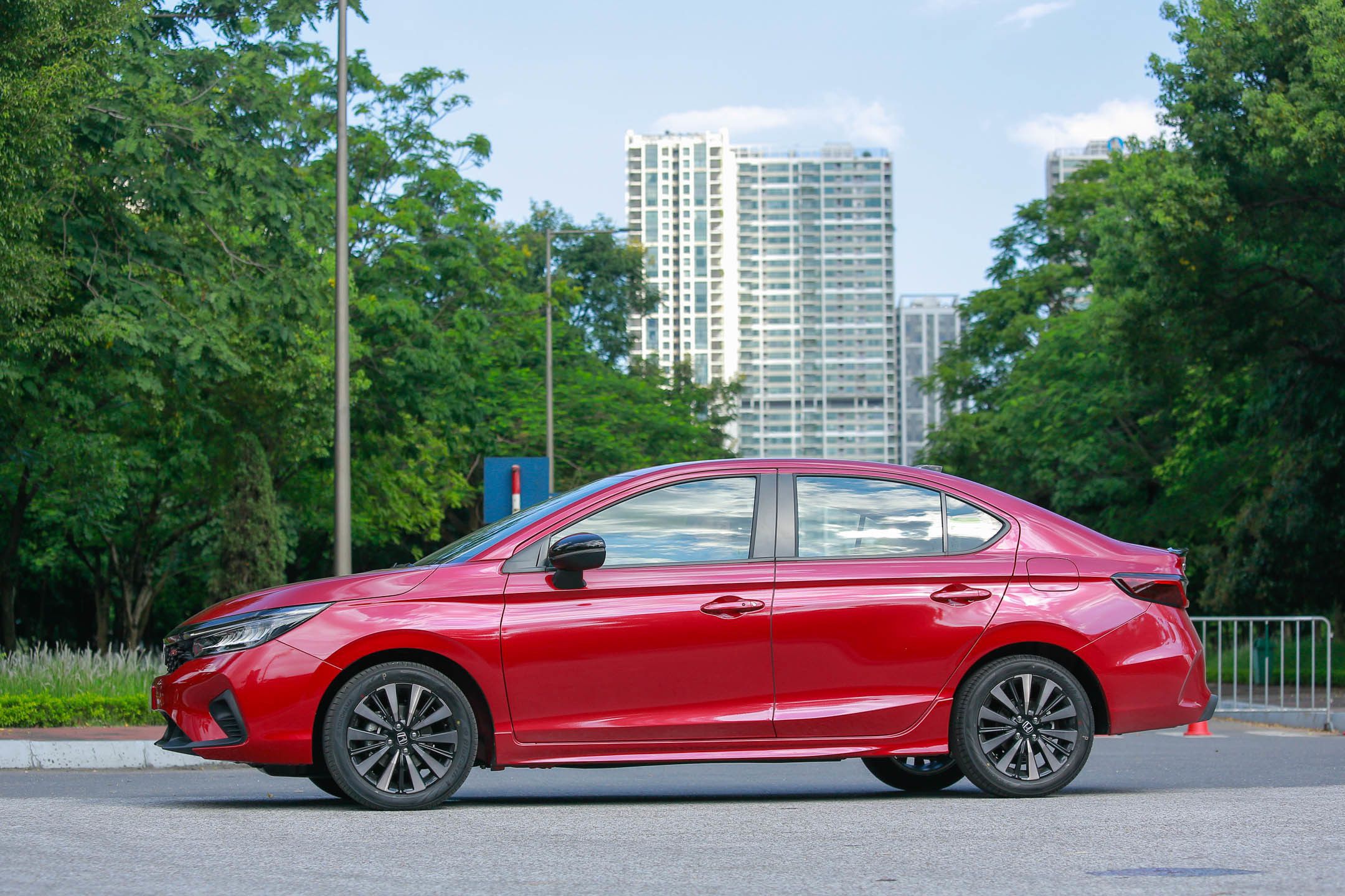 So sánh các phiên bản Honda City 2023: giá, màu xe, thông số