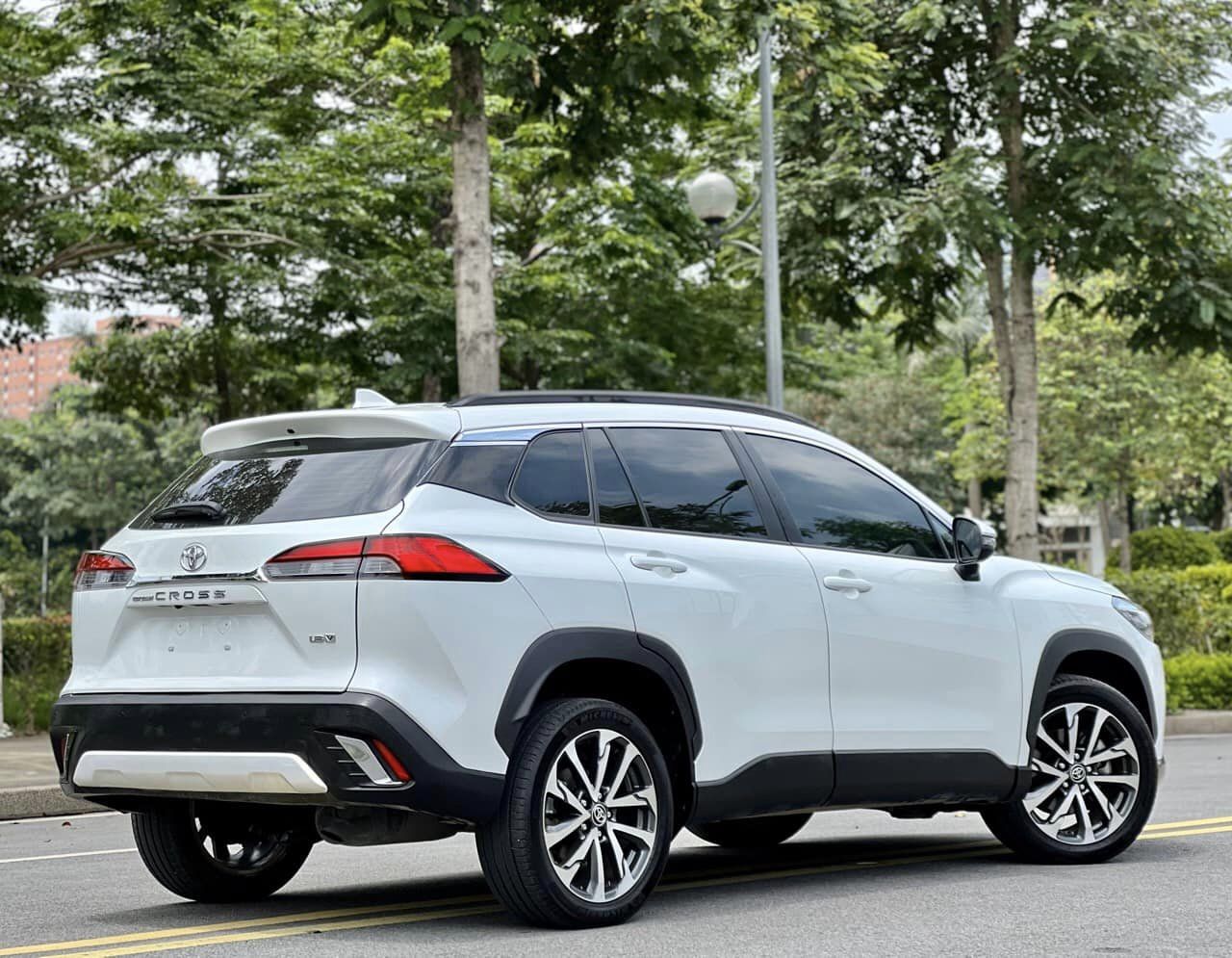 Đánh giá Toyota Corolla Cross 2023: giá & KM, nội ngoại thất