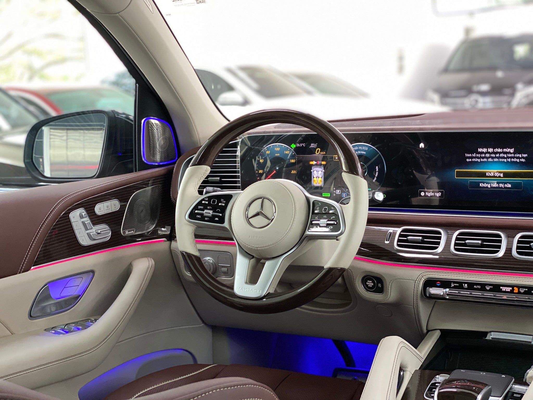 Mercedes GLS600 Maybach 2025: Giá lăn bánh và KM T8/2025
