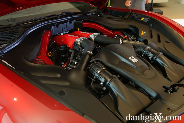 Cận cảnh FERRARI ROMA vừa ra mắt tại Việt Nam