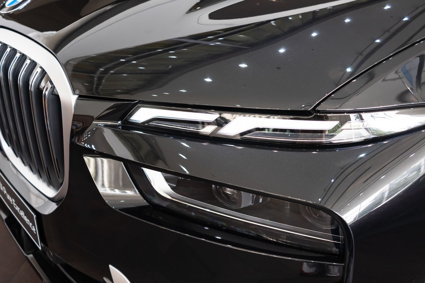 Đánh giá BMW X7 2023: giá, khuyến mãi, nội ngoại thất…