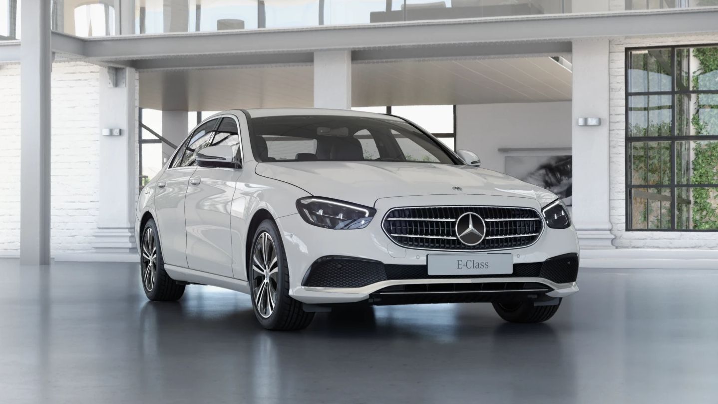 Mercedes E180 2025: Giá lăn bánh và khuyến mãi T8/2025