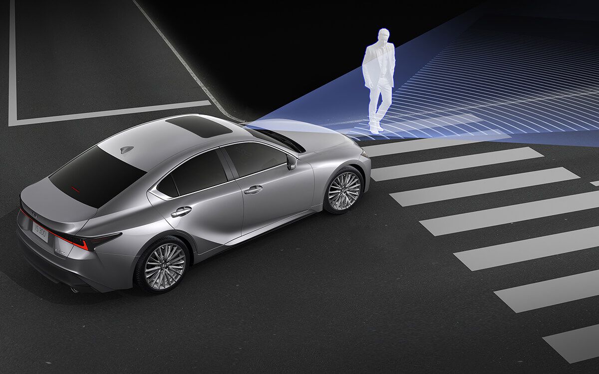 Lexus IS300 F Sport 2025: Giá lăn bánh và khuyến mãi T8/2025