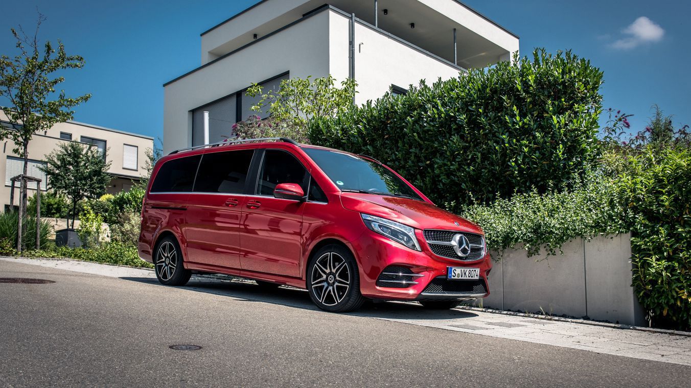 Mercedes V250 AMG 2025: Giá lăn bánh và khuyến mãi T7/2025