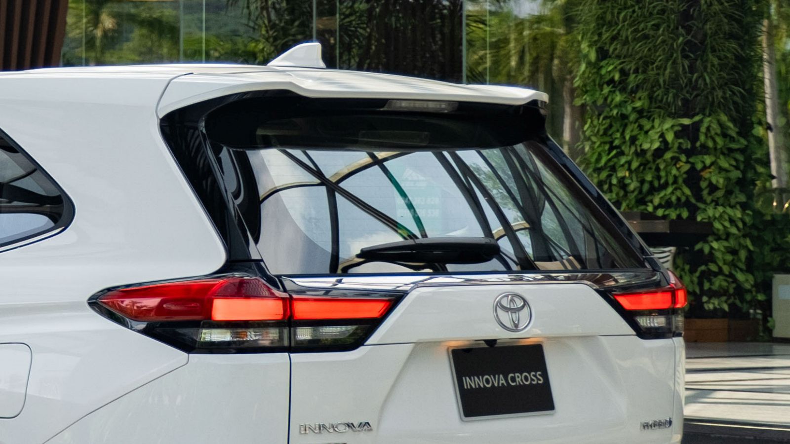 Đánh giá Toyota Innova 2024: Giá, KMãi, nội ngoại thất…