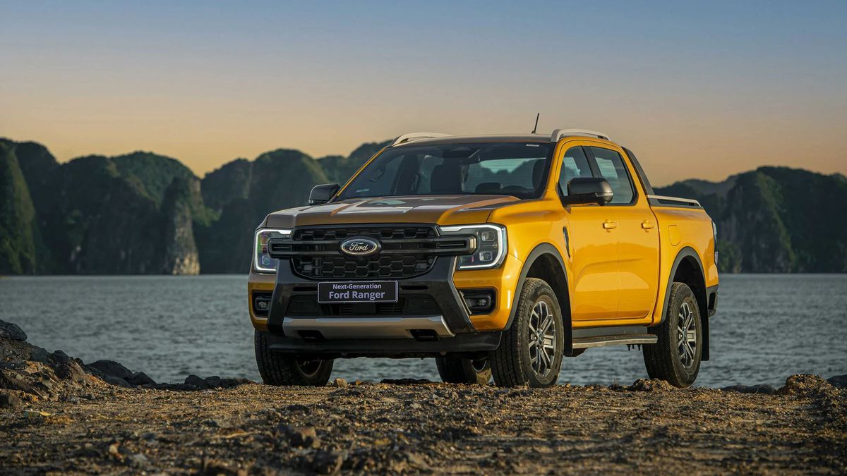 Đánh giá Ford Ranger 2024: Giá & khuyến mãi, nội ngoại thất