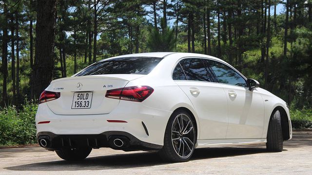 Mercedes A35 AMG 2025: Giá lăn bánh và KM T8/2025