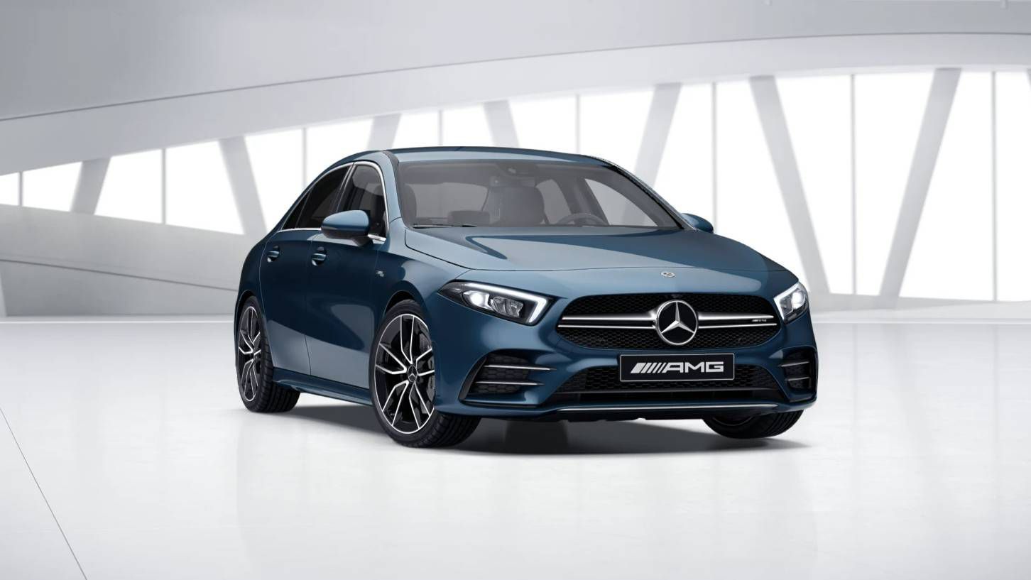 Mercedes A35 AMG 2025: Giá lăn bánh và KM T8/2025