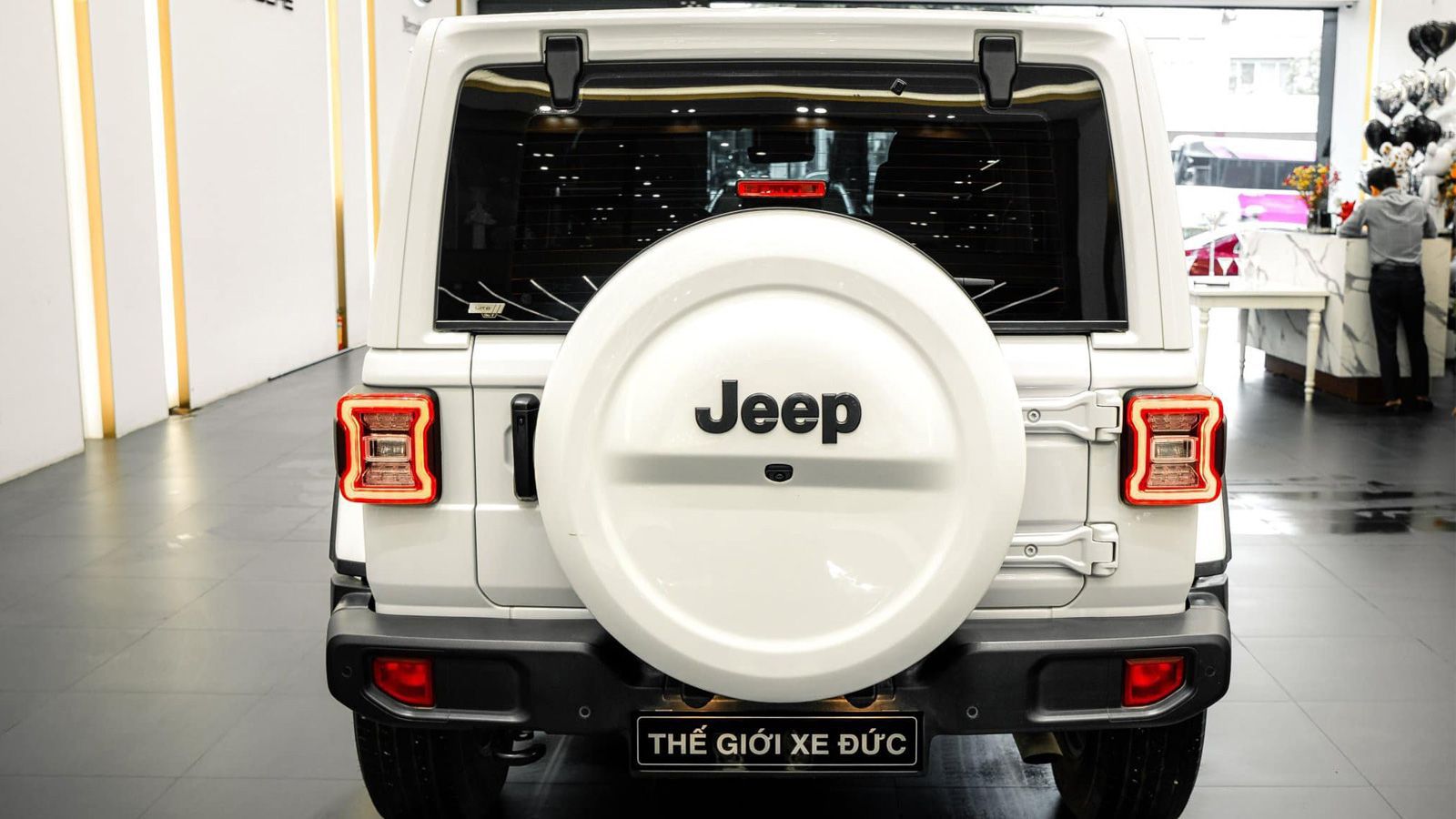 Jeep Wrangler 2025: Giá lăn bánh và khuyến mãi T8/2025