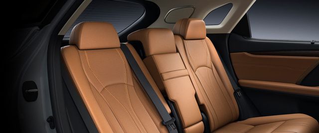 Lexus RX 300 2025: Giá lăn bánh và khuyến mãi T8/2025