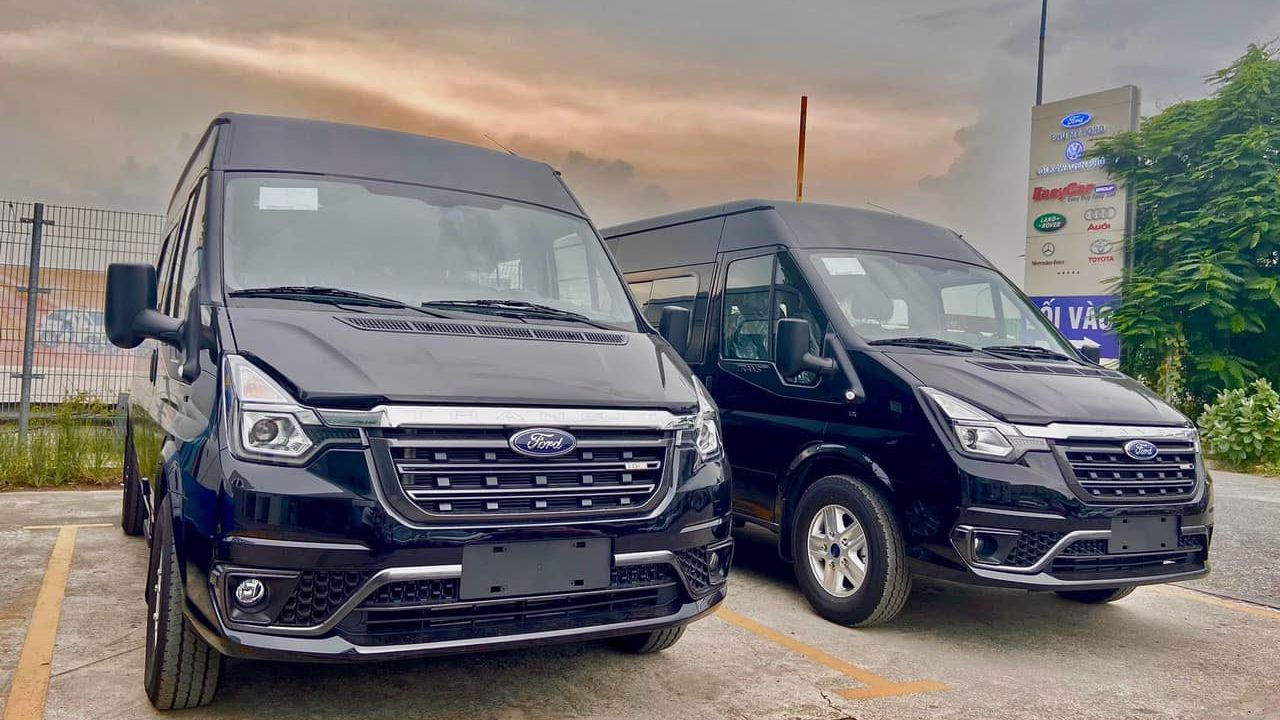 Đánh giá Ford Transit 2024: Giá, khuyến mãi, nội ngoại thất