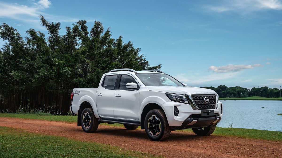 Đánh giá Nissan Navara 2024: Giá & KM, nội ngoại thất