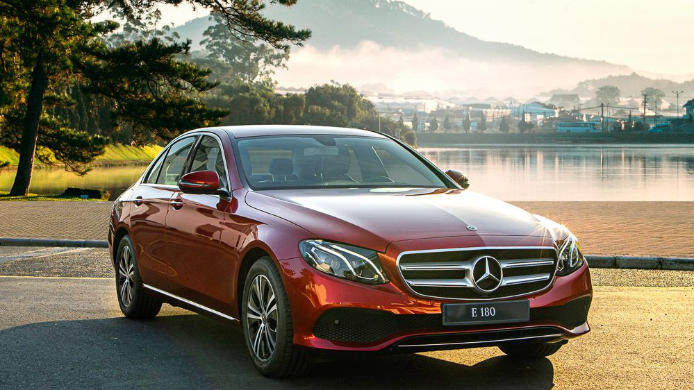 Đánh giá sơ bộ xe Mercedes-Benz E 180 2021
