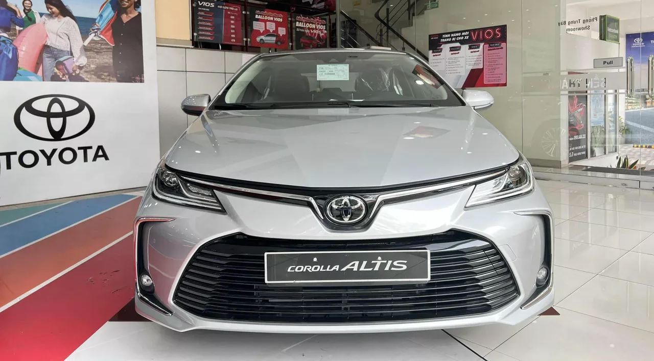 Đánh giá Toyota Altis 2023: Giá, khuyến mãi, nội ngoại thất