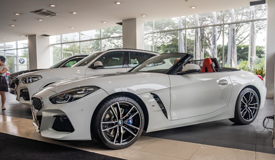 BMW Z4 2025 sDrive30i: Giá lăn bánh và khuyến mãi T8/2025
