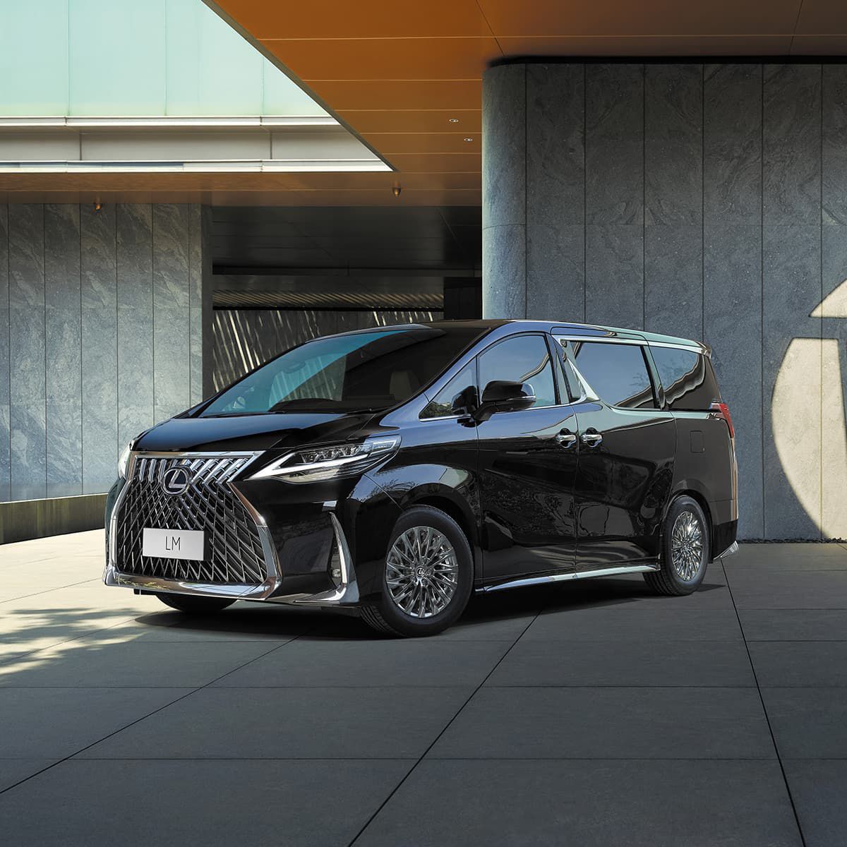 Lexus LM350 2025: Giá lăn bánh và khuyến mãi T8/2025